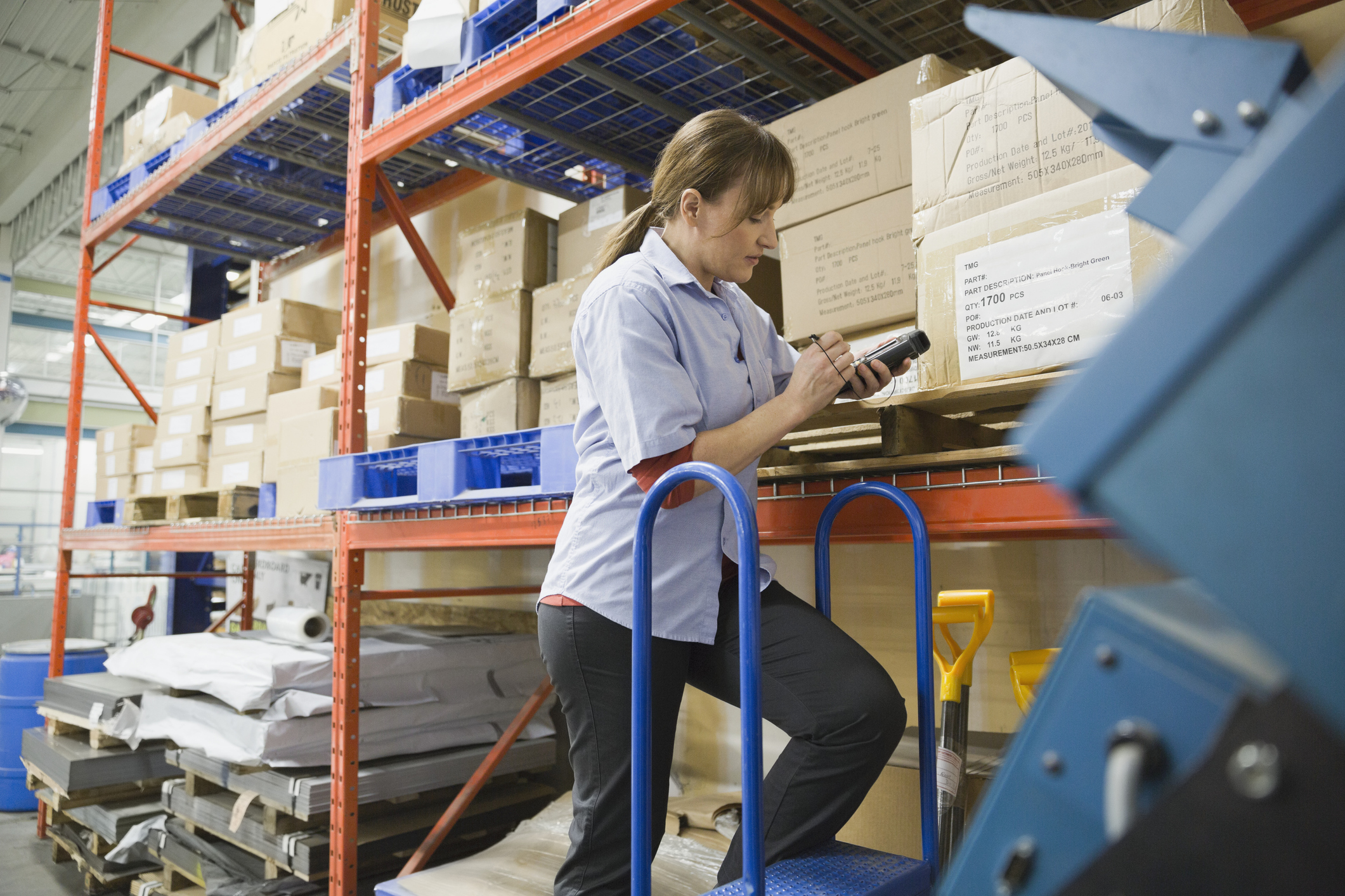 How to choose the right ladder and steps - Manutan UK Blog