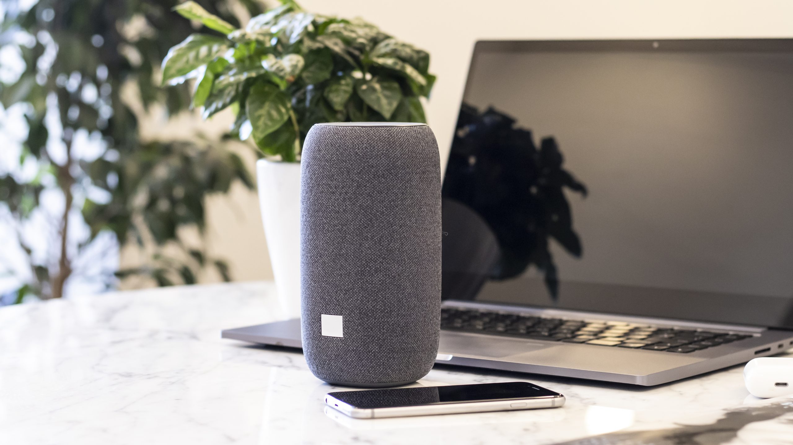 How will voice assistants revolutionise working methods? - Manutan UK Blog