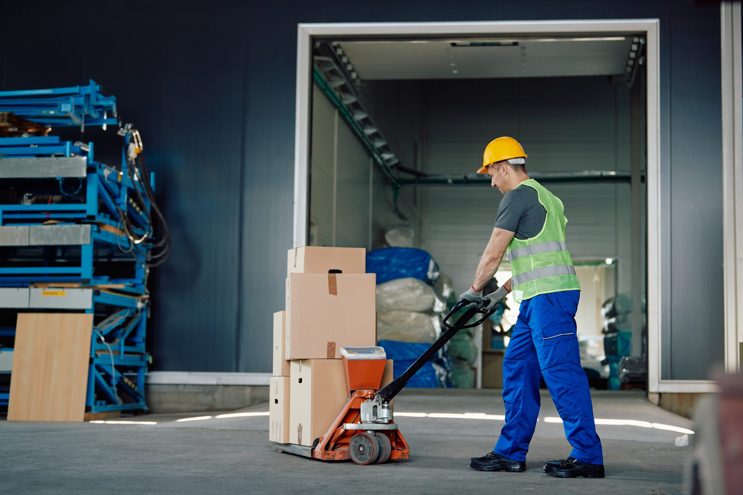 Purchasing guide: Choosing the right pallet truck for your warehouse ...