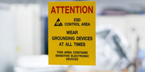 4 tips for choosing the right packing workbench - Manutan UK Blog