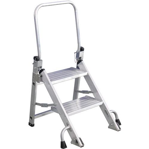 Stepstool with 2 to 4 steps | Manutan UK