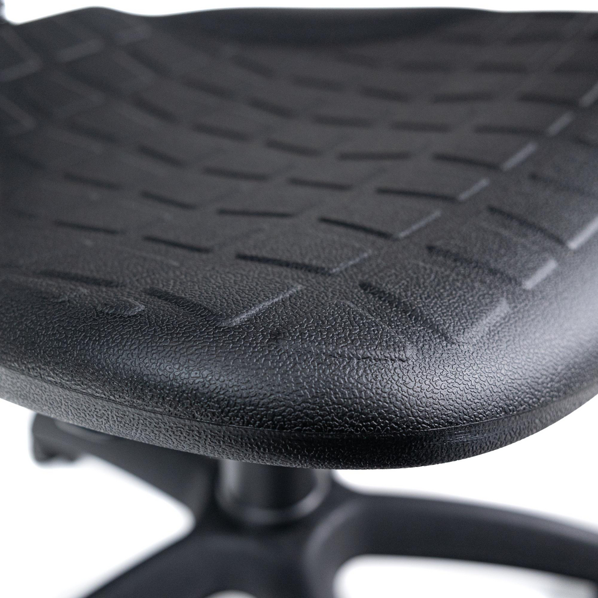 High Black Workshop Chair - Ergonomic Mobile & Heavy Duty - Manutan ...