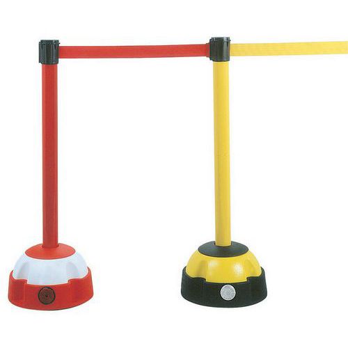 Post with belt on weighted base - Manutan.co.uk