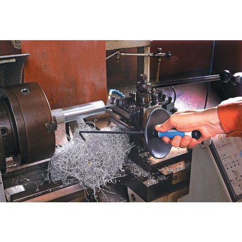 Chip hook and shovel kit - Manutan.co.uk