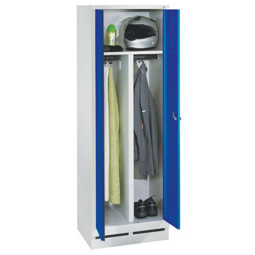 XL locker - 1 and 2 columns, width 600 mm - On base - CP - Manutan.co.uk