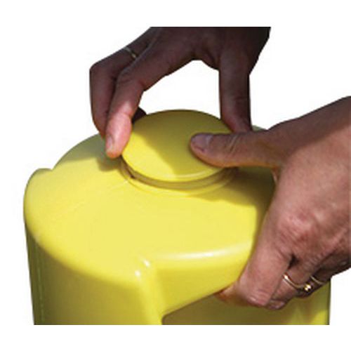 Sentinelle® self-righting marker posts - Manutan.co.uk