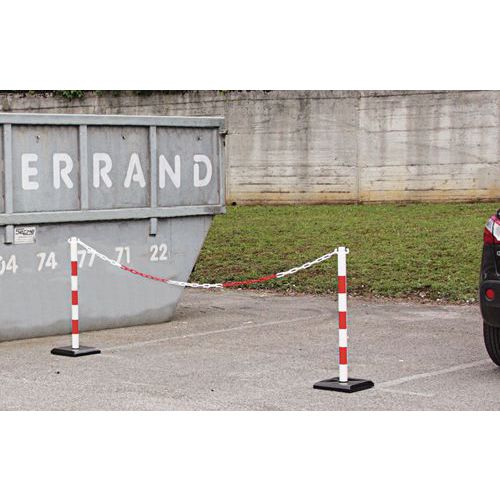 Chain & Post Kits | Traffic & Pedestrian | Manutan UK