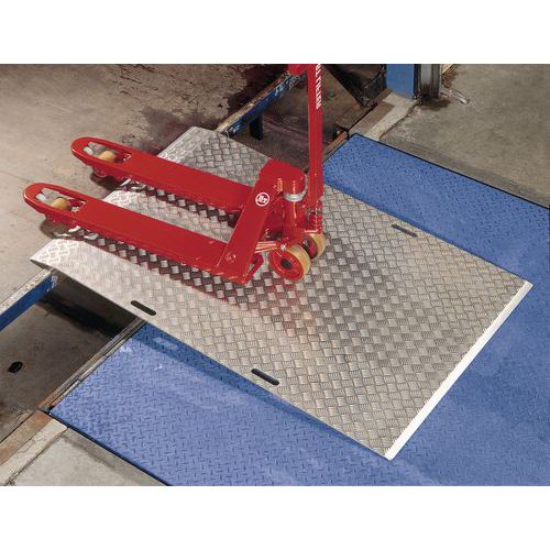 Loading ramp - AWB 1008 - Load capacity 1200 kg - Altec - Manutan.co.uk