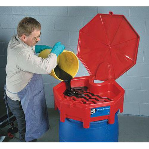 Hinged Lid Funnel - New Pig - Manutan.co.uk