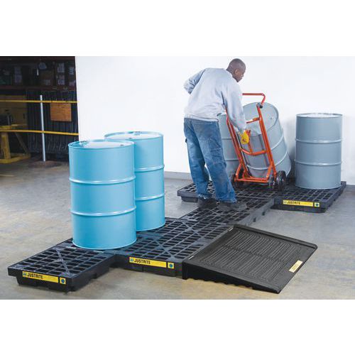 Recycled polyethylene spill deck - Justrite - Manutan.co.uk