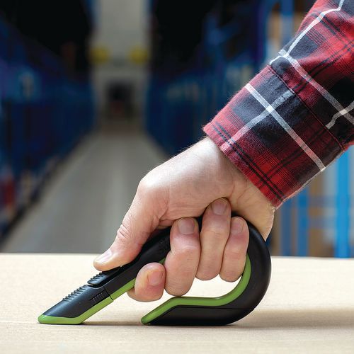 Auto Retractable Ceramic Blade Box Cutter - Manutan.co.uk