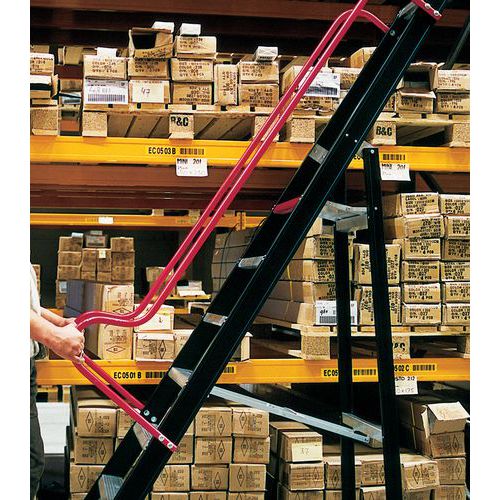 Taurus warehouse step ladder - Manutan.co.uk
