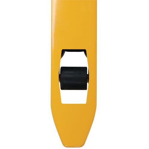 Hand Pallet Truck With Short 800mm Forks - 2000kg Capacity - Manutan.co.uk