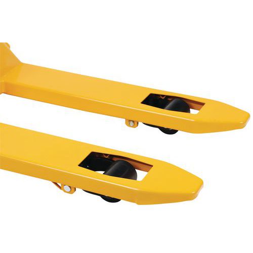 Hand Pallet Truck With Short 800mm Forks - 2000kg Capacity - Manutan.co.uk