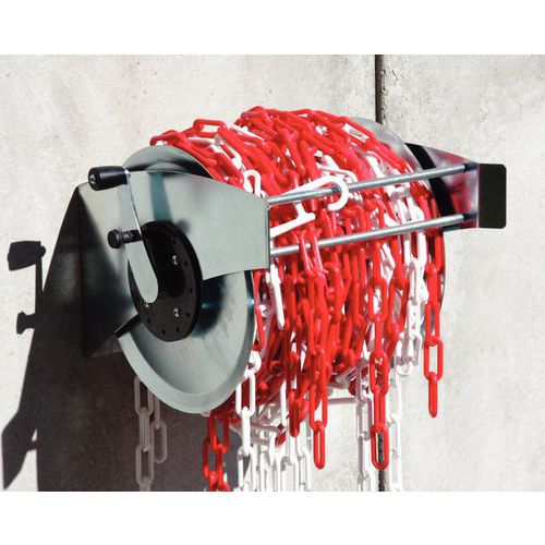 Chain barrier - Manutan.co.uk