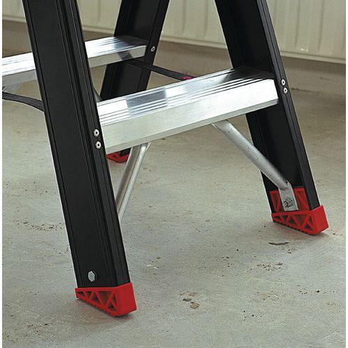 Taurus TDO two-sided stepladder - Manutan.co.uk