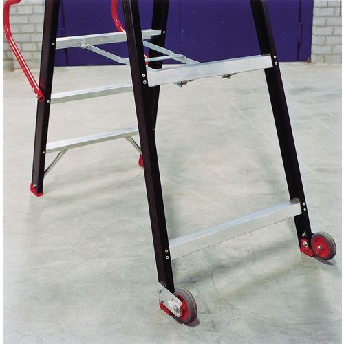 Taurus warehouse step ladder - Manutan.co.uk
