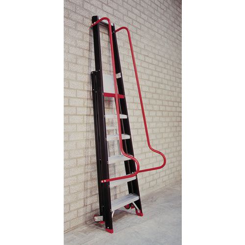 Taurus warehouse step ladder - Manutan.co.uk