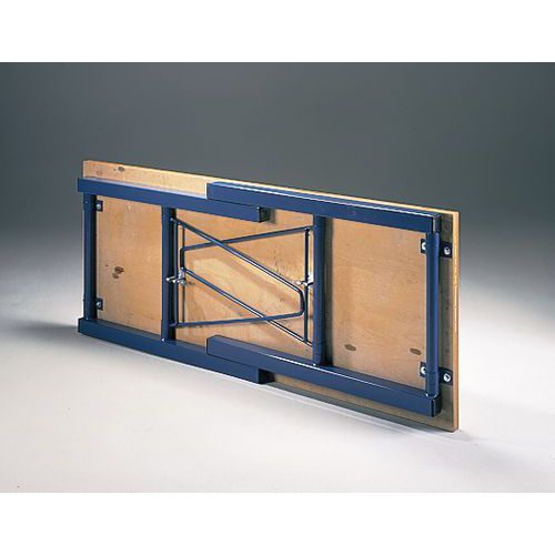 Retractable workbench - Manutan.co.uk