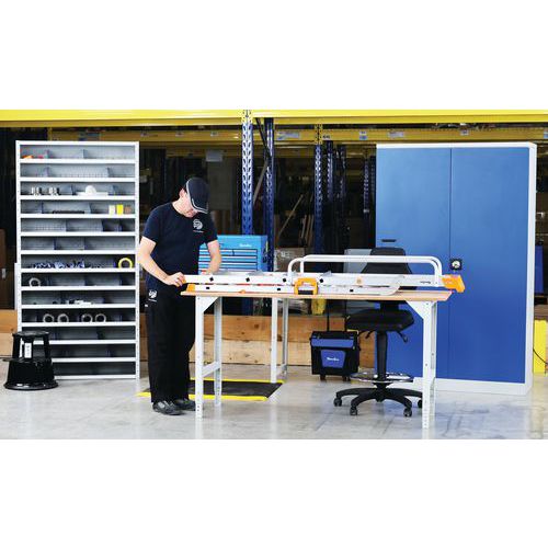 Professional aluminium step ladder with ramp - Manutan Expert - Manutan ...