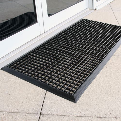 Open Grid Outdoor Scrape Entrance Mats - Manutan.co.uk