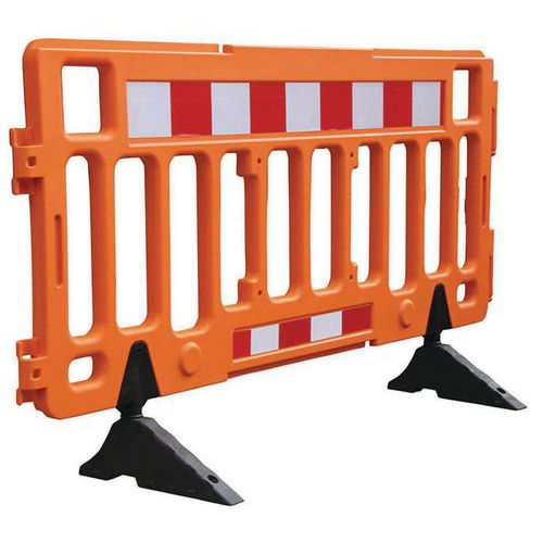 Plastic safety barrier | Manutan UK