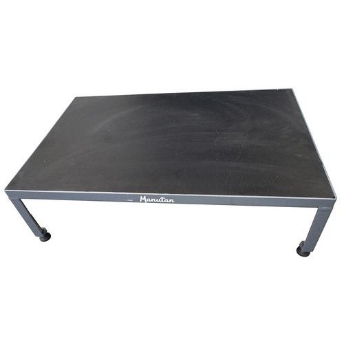 Stepstool with adjustable platform | Manutan UK