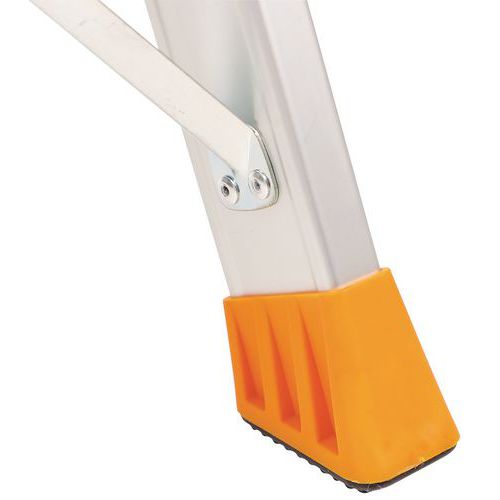 Professional aluminium step ladder with ramp - Manutan Expert - Manutan ...