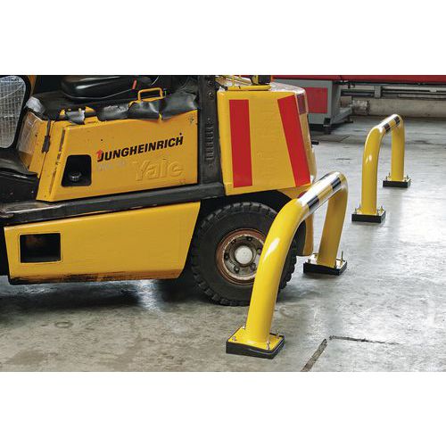 Indoor Flexible Crash Barrier | Traffic & Pedestrian | Manutan UK