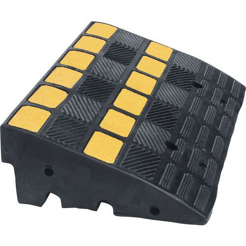 Yellow/Black Heavy Duty Kerb Ramp | Traffic & Pedestrian | Manutan UK